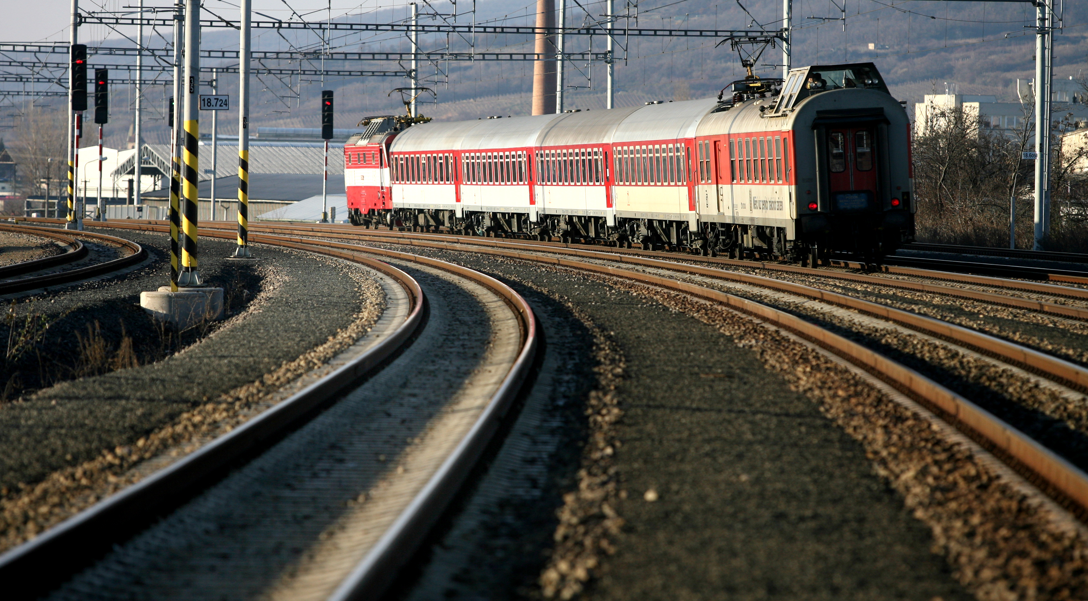 Senkvice - Cifer railway line modernization | www.skanska.hu